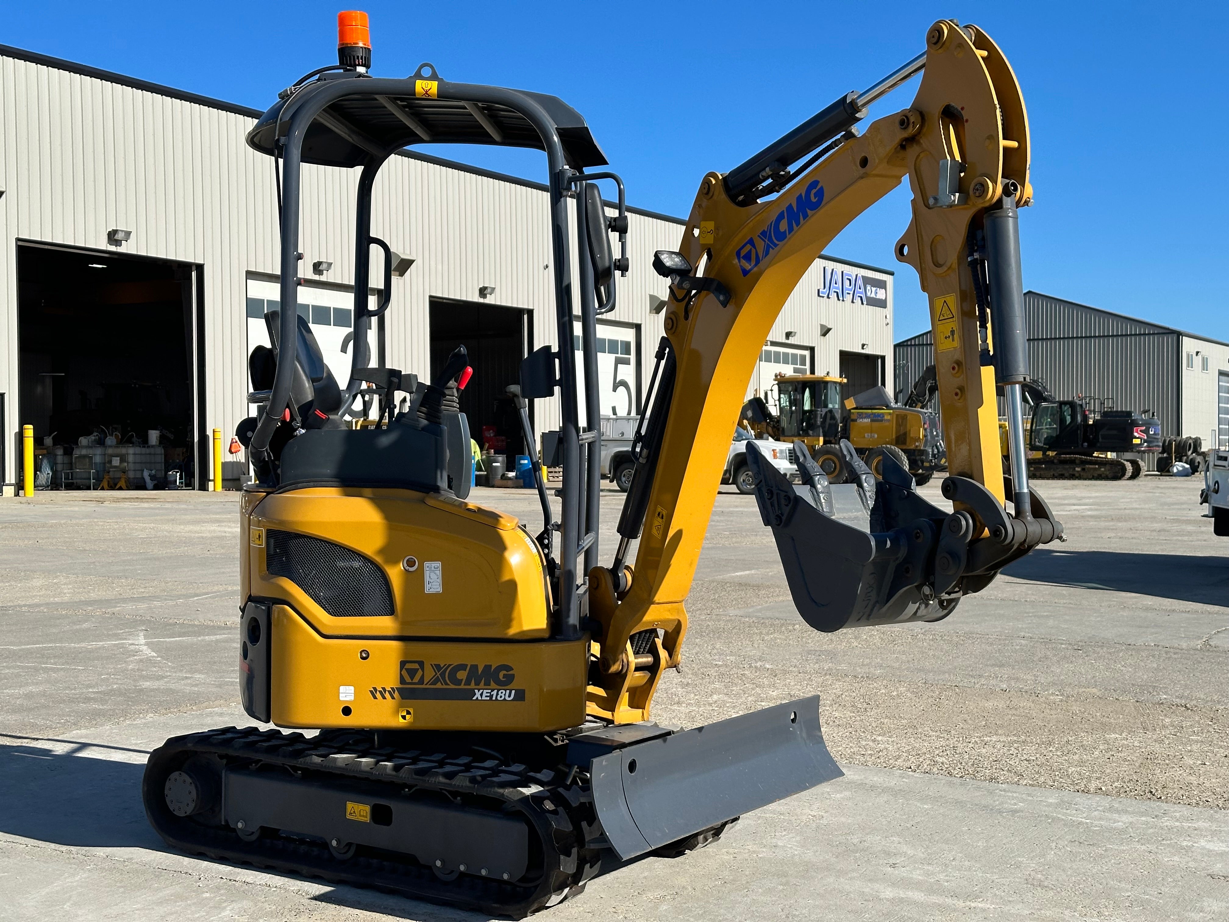 XE18U Mini Excavator (2022-2023) – japamachinery