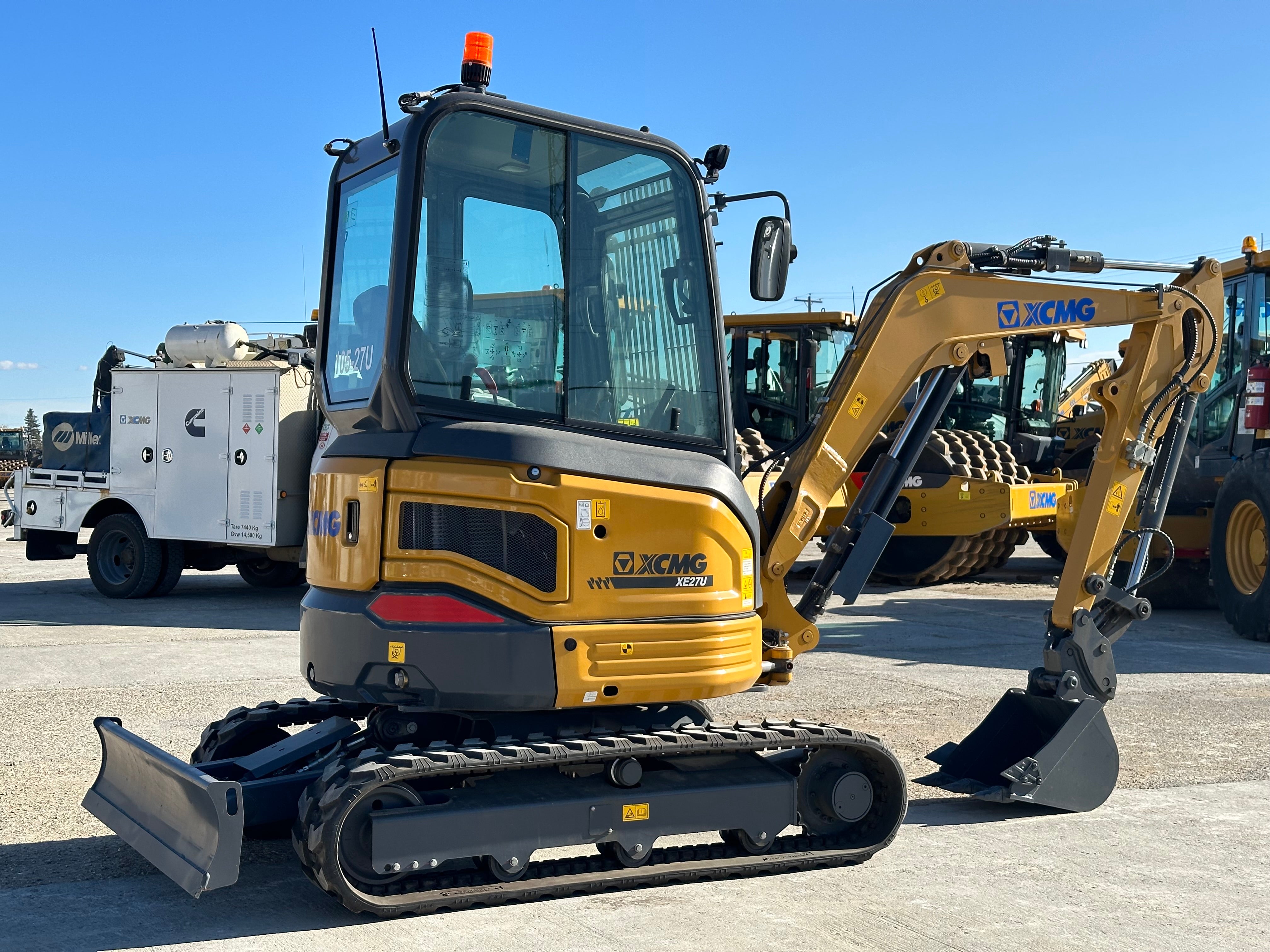 XE27U Mini Excavator (2022-2023) – japamachinery